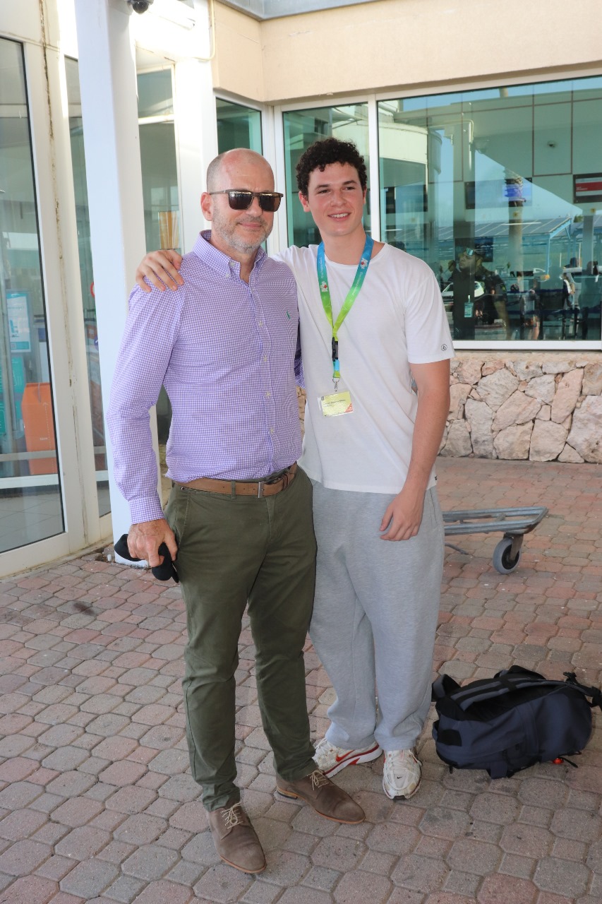 Sharin Croes Dubero a despedi di studiantenan cu a biaha pa Hulanda ...