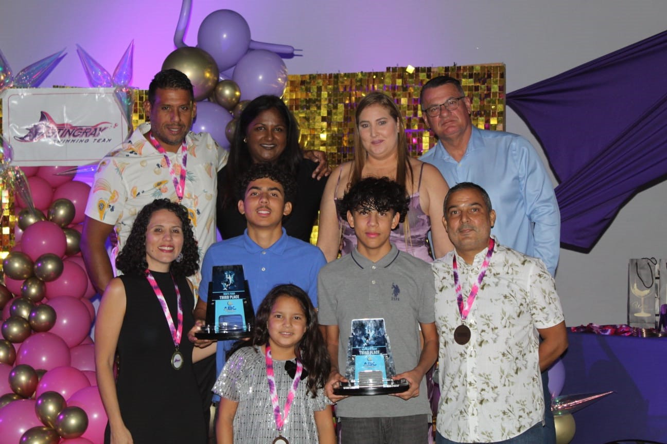 Stingray Swimming Team Aruba ta Celebra un Aña Deportivo Excepcional ...