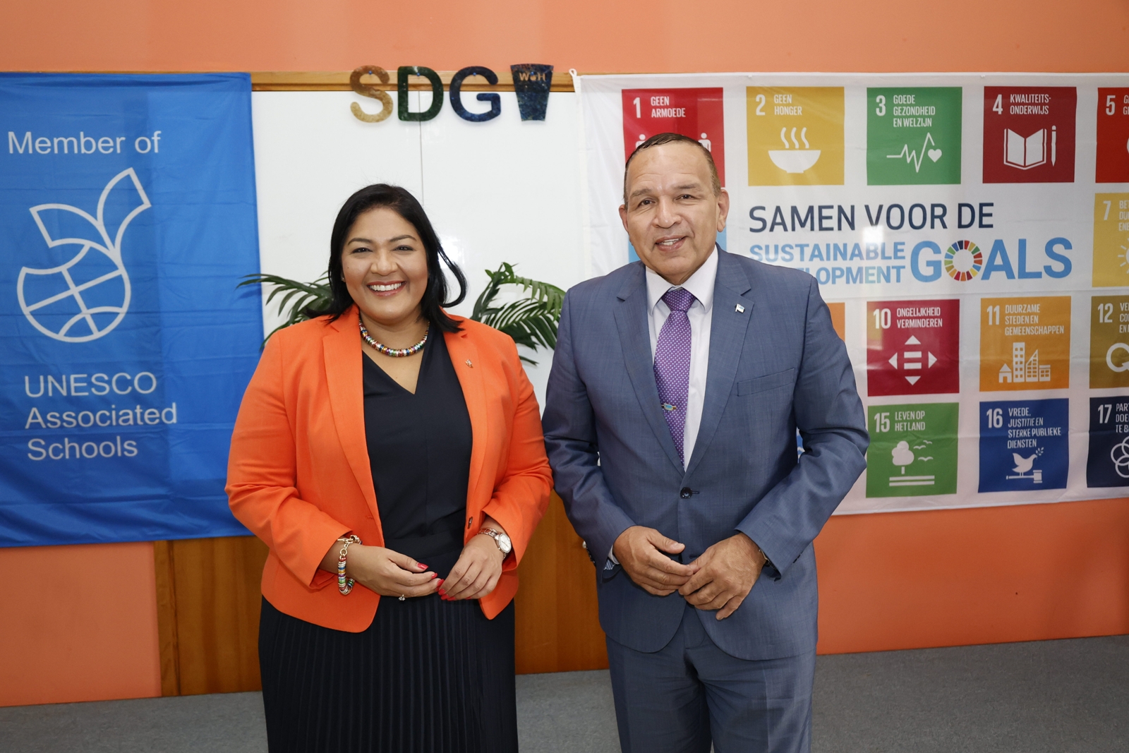 Studiantenan di Internacional School of Aruba a presenta diferente tema ...