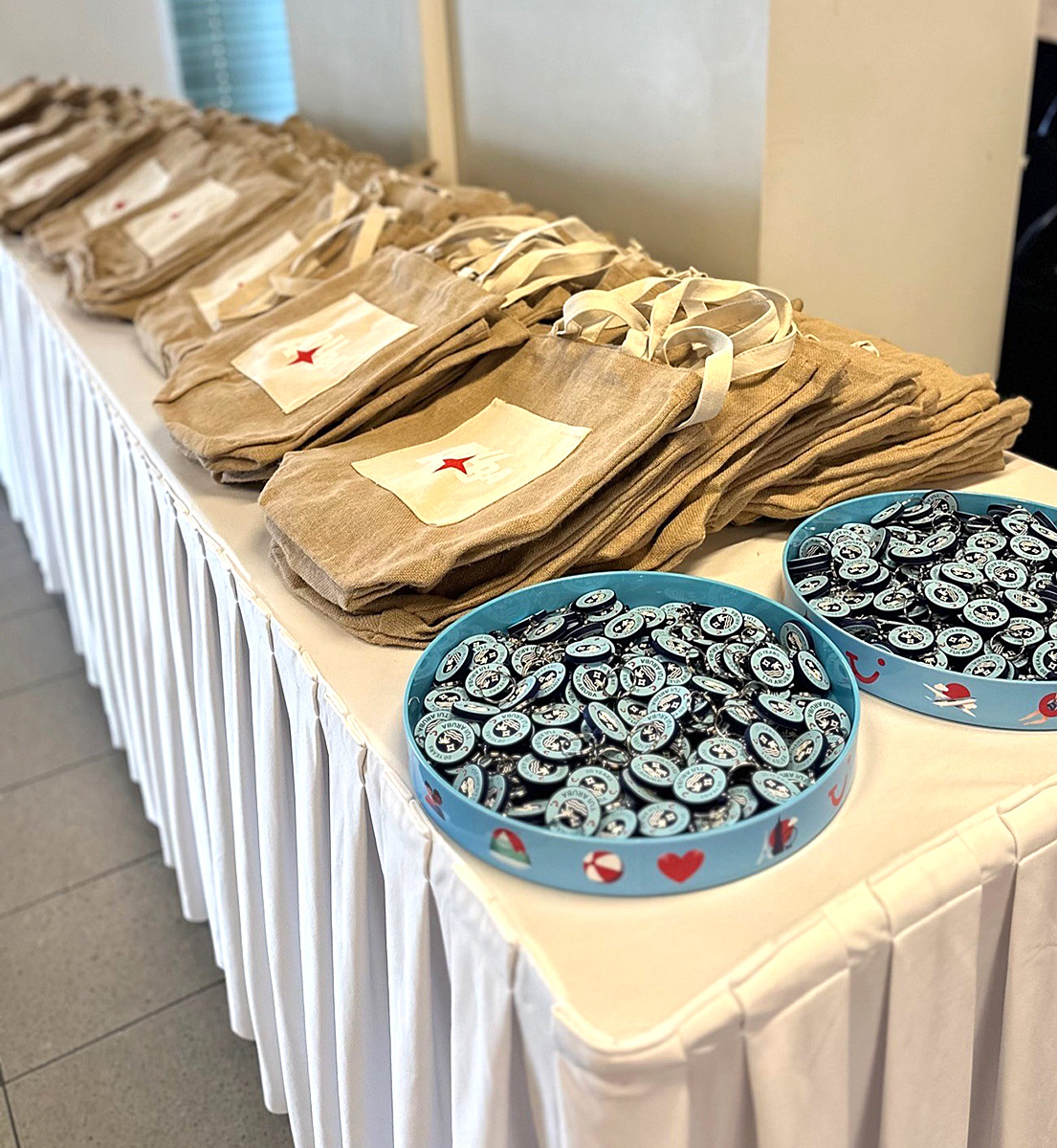 TUI Fly celebrando 20 aña di ta bulando pa Aruba