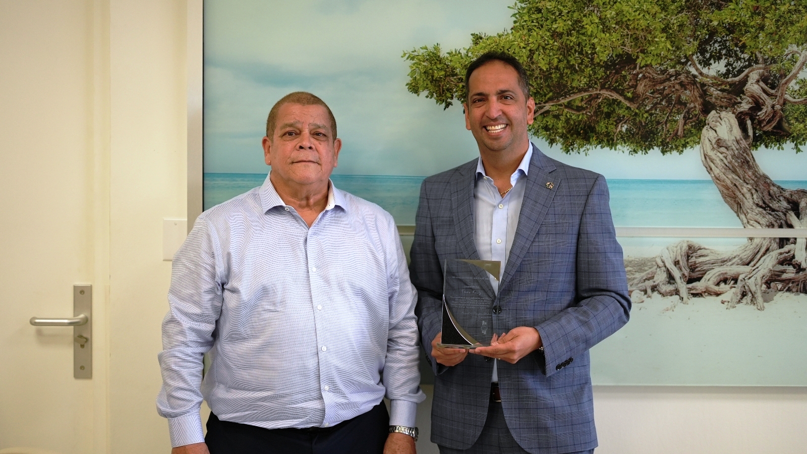 Theo Ruiz a cumpli 48 aña di notabel di dedicacion den industria di turismo