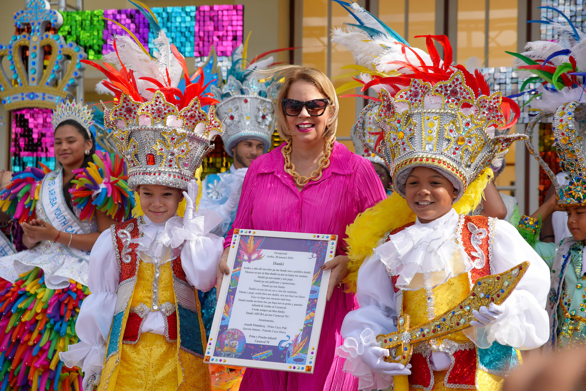 Traspaso di mando simbolico na Prins y Pancho 2024 pa Aruba su Carnaval 70