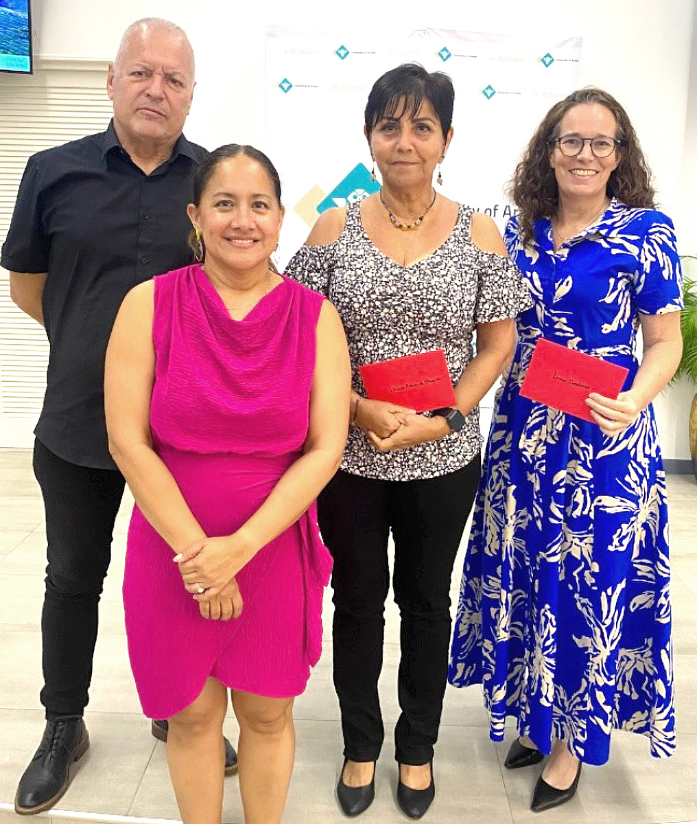 Universidad di Aruba a honra diferente hubilario