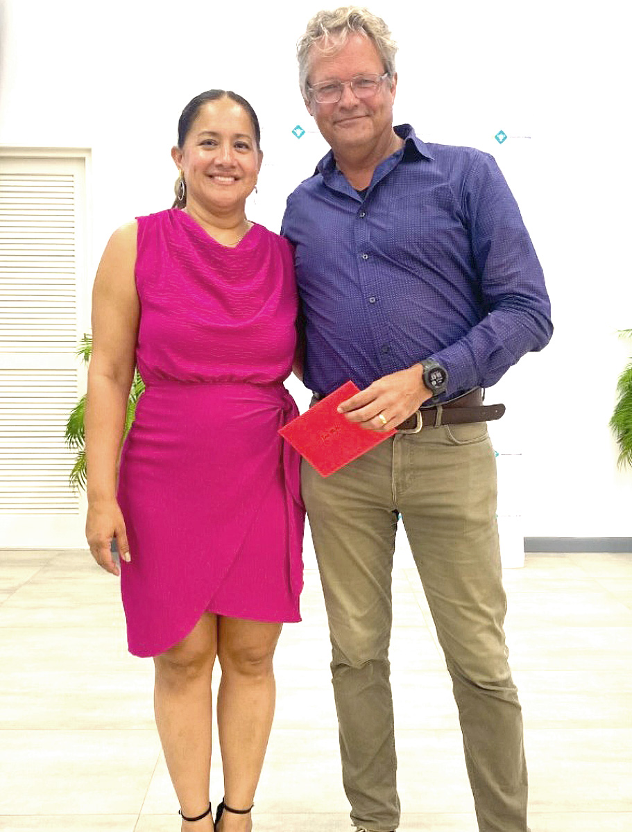 Universidad di Aruba a honra diferente hubilario