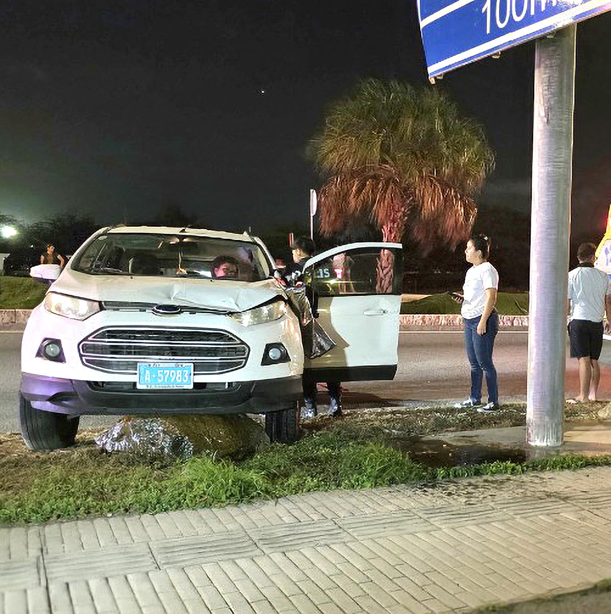 Vehiculo a dal contra baranca y kenter riba WVB Boulevard