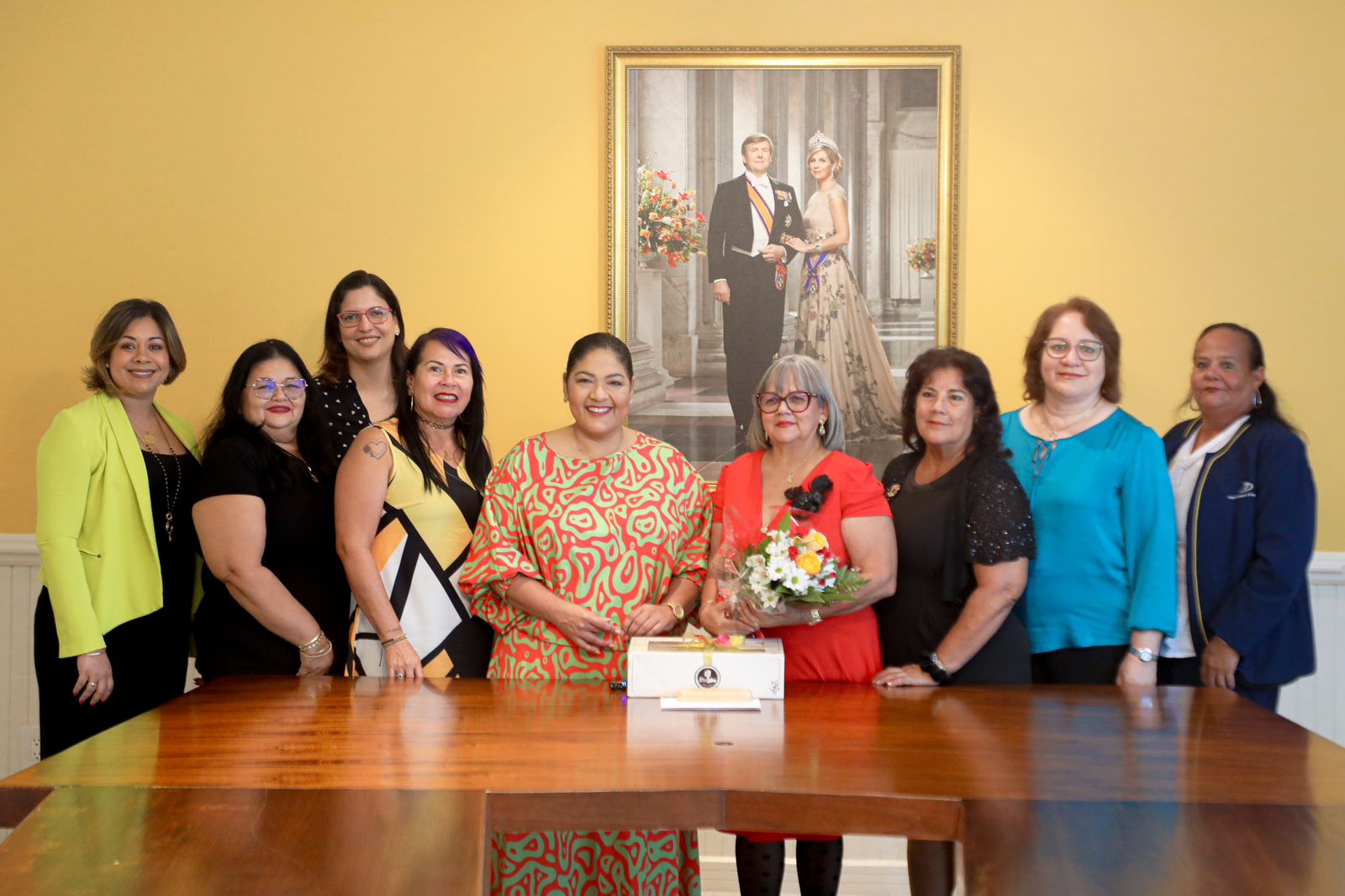 sra. Lies Vrolijk a celebra 40 aña como empleado publico di pais Aruba ...